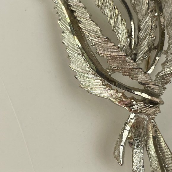 BSK | Jewelry | Vintage Bsk Brooch Silver Tone Leaf Mid Century 95s ...